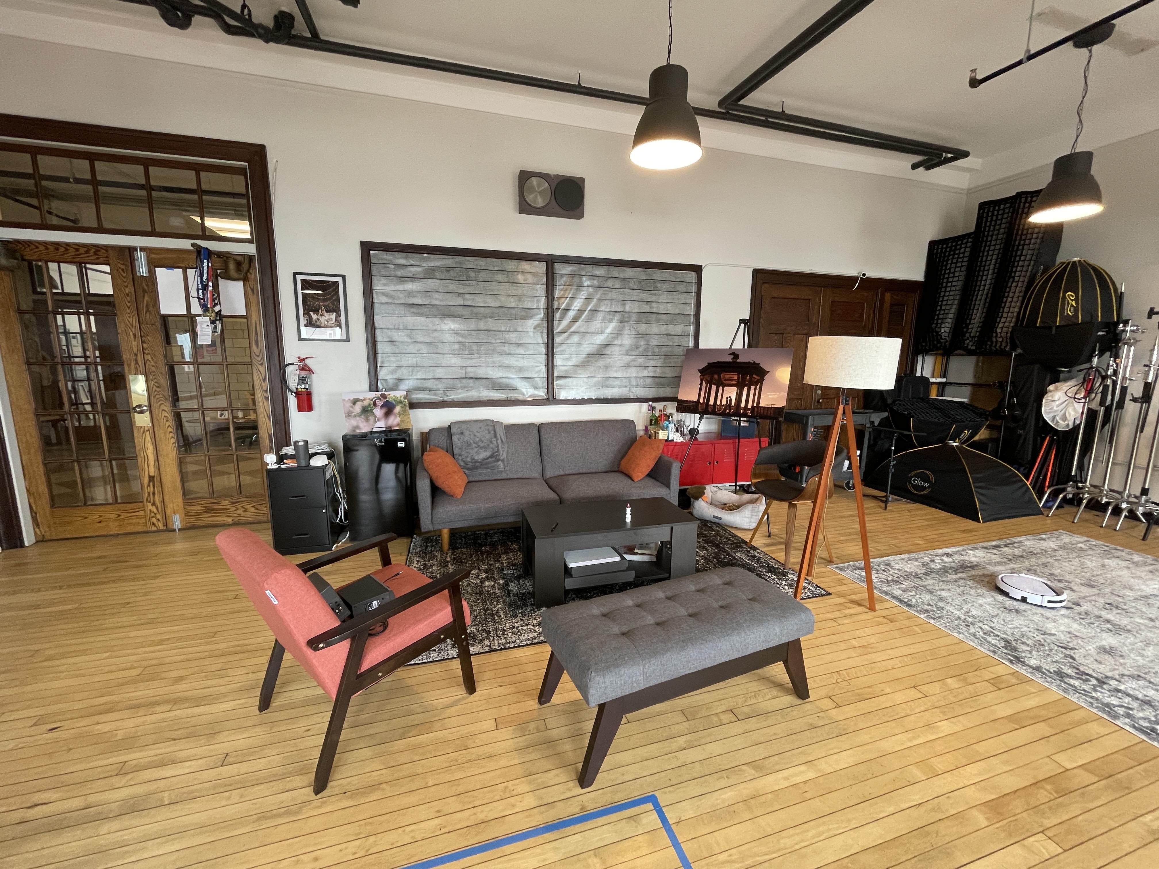 Days Away Creative Studio -Where your Love Story Unfolds
